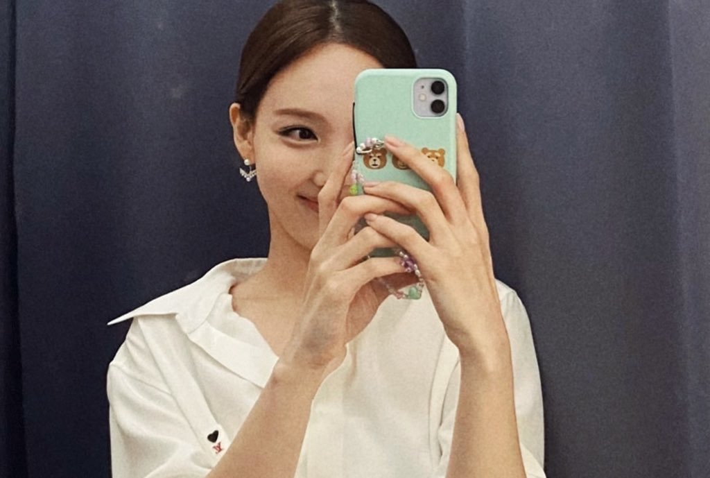 minayeon au | now ️: listen to my silence on Twitter: "KNOCK KNOCK: a #MINAYEON texting au ...