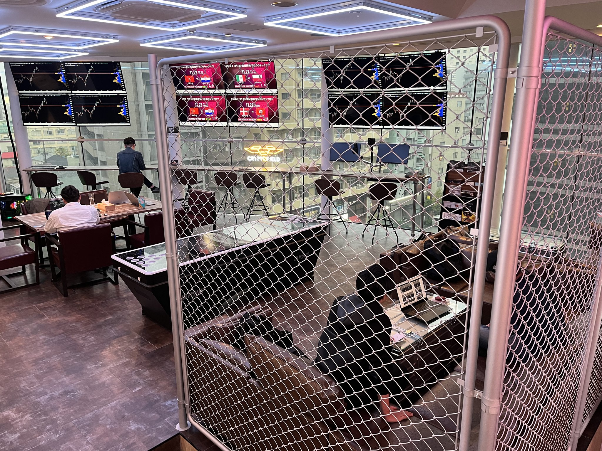 Crypto Lounge GOX│Crypto好きが集まるCafe&BAR on Twitter: "Crypto Lounge GOXでは、日中はコワーキングスペースや打ち合わせ、会議等に ...