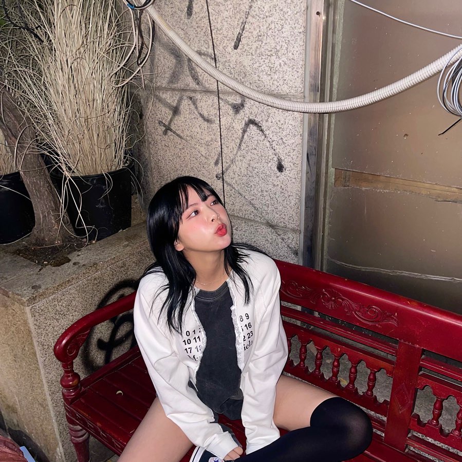 jiwon archive on Twitter: "[IG] yellow_jihana 🐯 221123 new post https://t.co/62pK6vHKPP" / Twitter