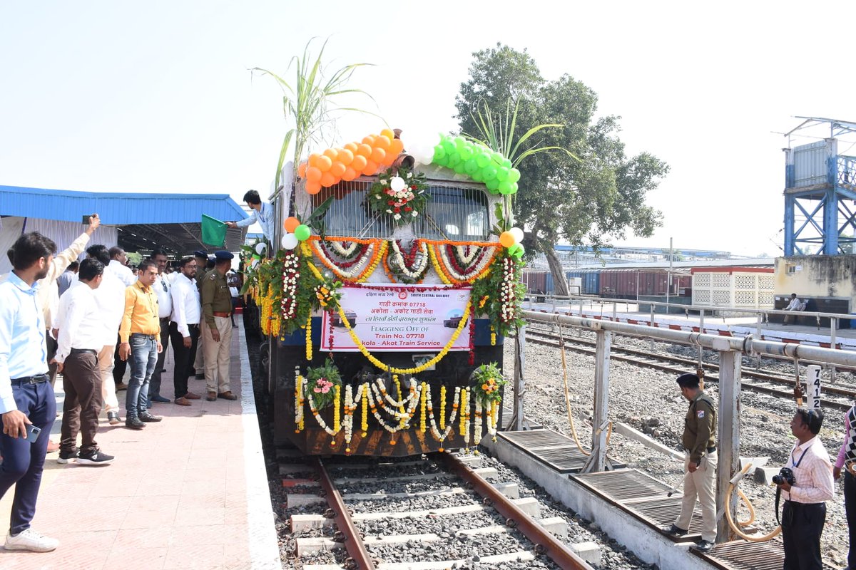 South Central Railway on Twitter: "Beautifully decorated Locomotive & Coaches of Train No.07718 ...