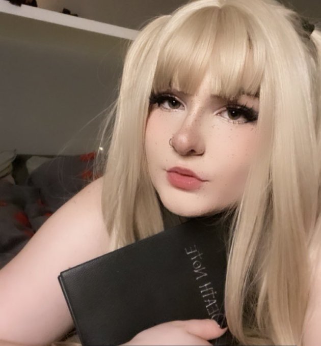 ChiChi 🐇🌹|| ˚♰. Debut 24/02.♰˚ (@_chiawara) さんのイラスト・マンガ作品まとめ (1 件) - Twoucan