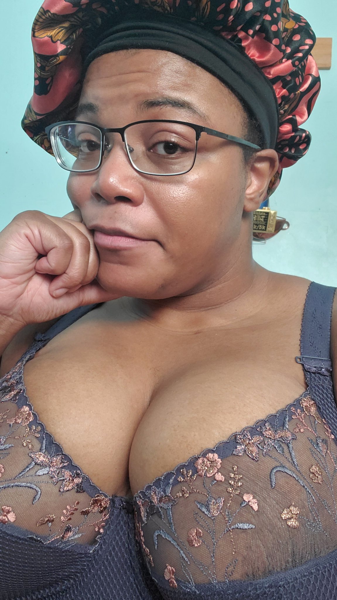 Kamen Rider Thique on Twitter: "Yall be like "bras in the right size don't give no CLEAVAGE" And ...