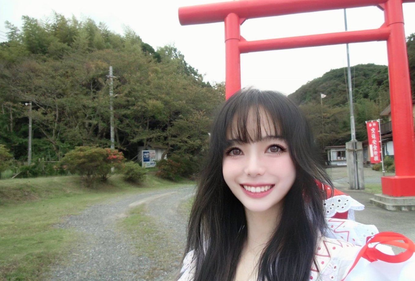 ＠ゆき☆彡 ＠チャットレディ on Twitter: "霊夢のコスプレ 加工してもらいましたww 今日はも夜に入りたいです☆彡 FANZAでR-18の配信をしています！！ https://t ...