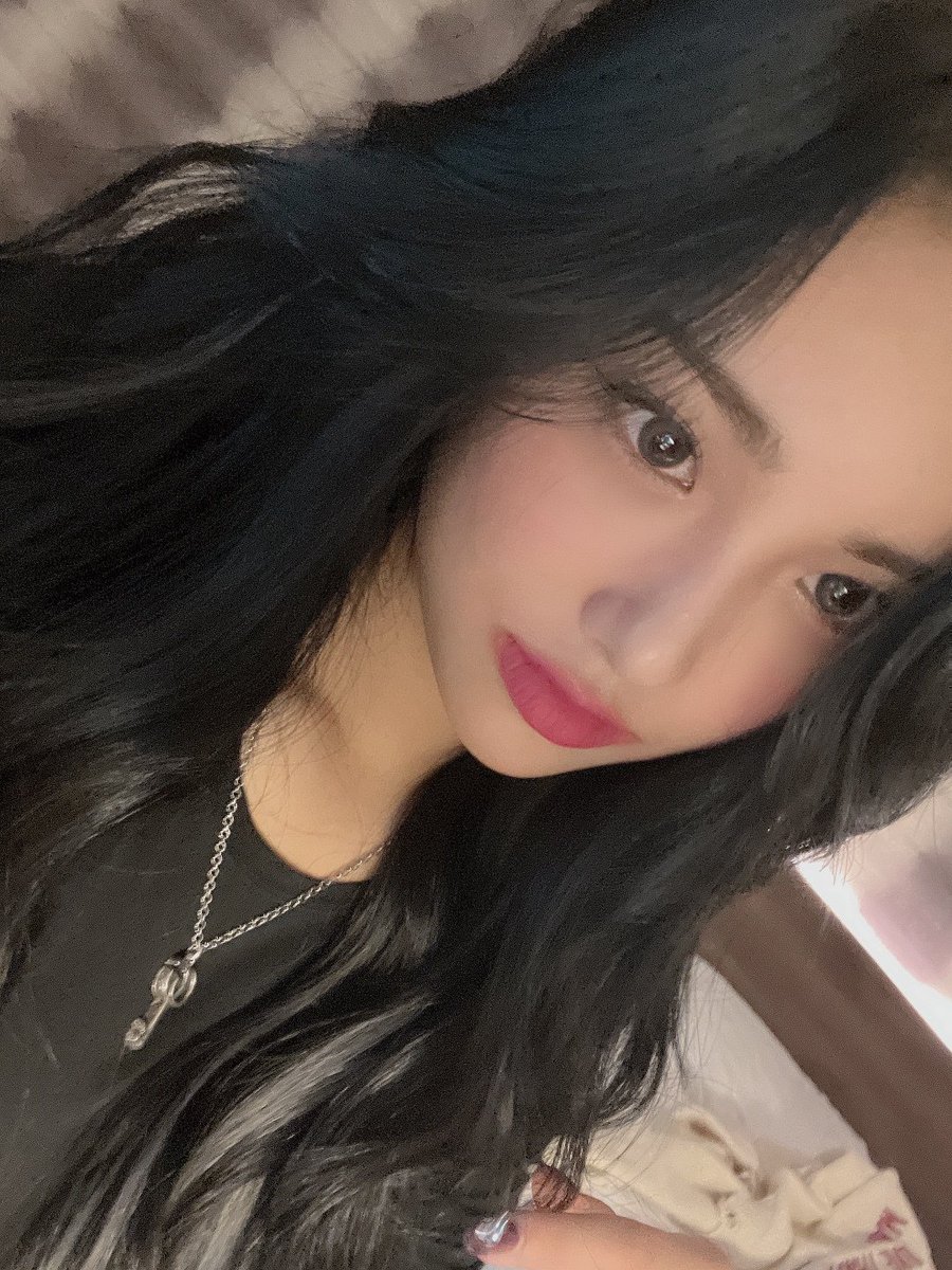 🍓 on Twitter: "221124 fancafe update #AISHA / Hi!!! I'm going to upload all of my pictures! 🔗 ...