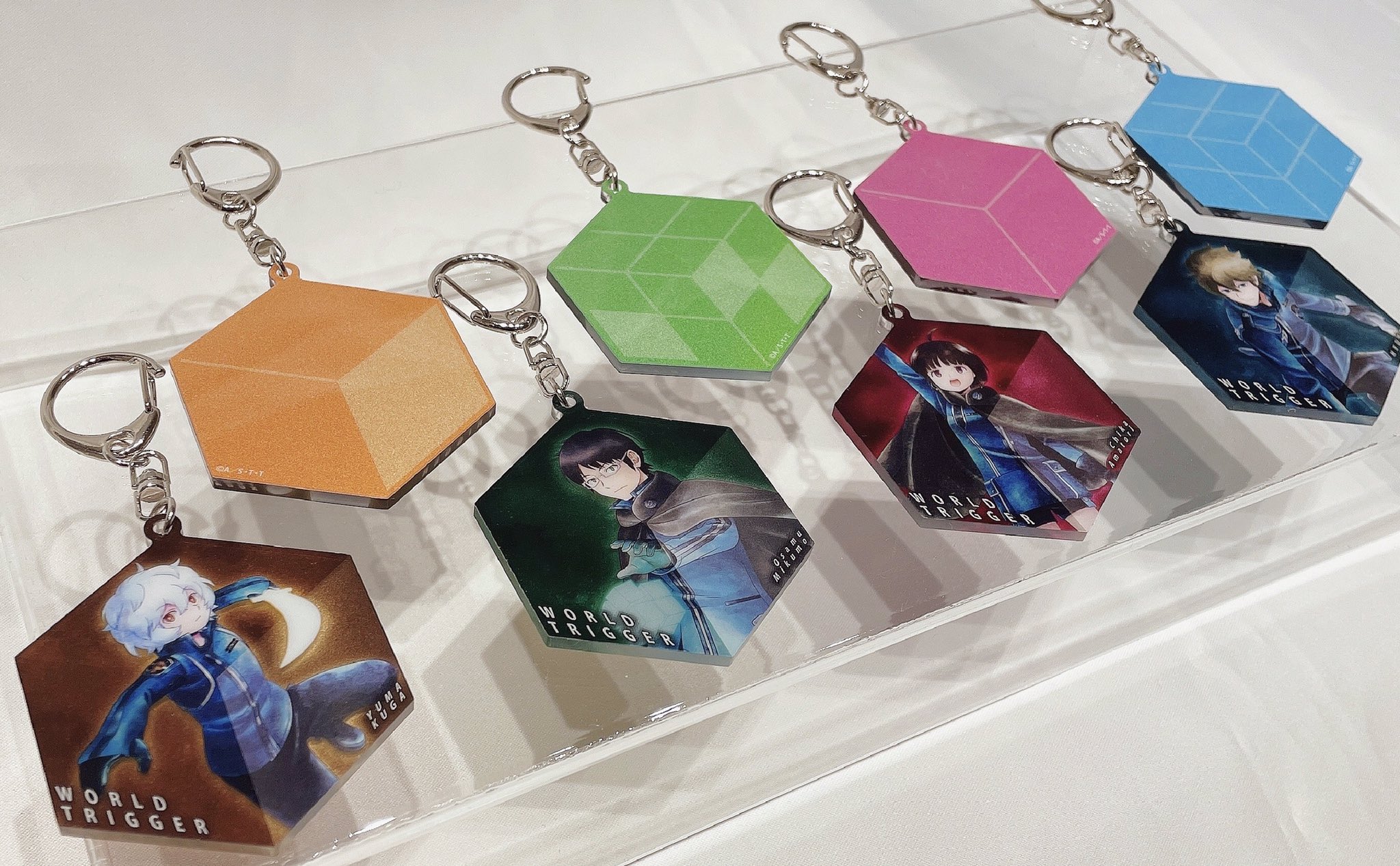 AniBirth on Twitter: "現在お取り扱い中の #ワールドトリガー 「リフレクターキーホルダー（全4種）」のご紹介です。 暗闇でもわずかな光を受けてキラリと反射します🌟 ※商品 ...