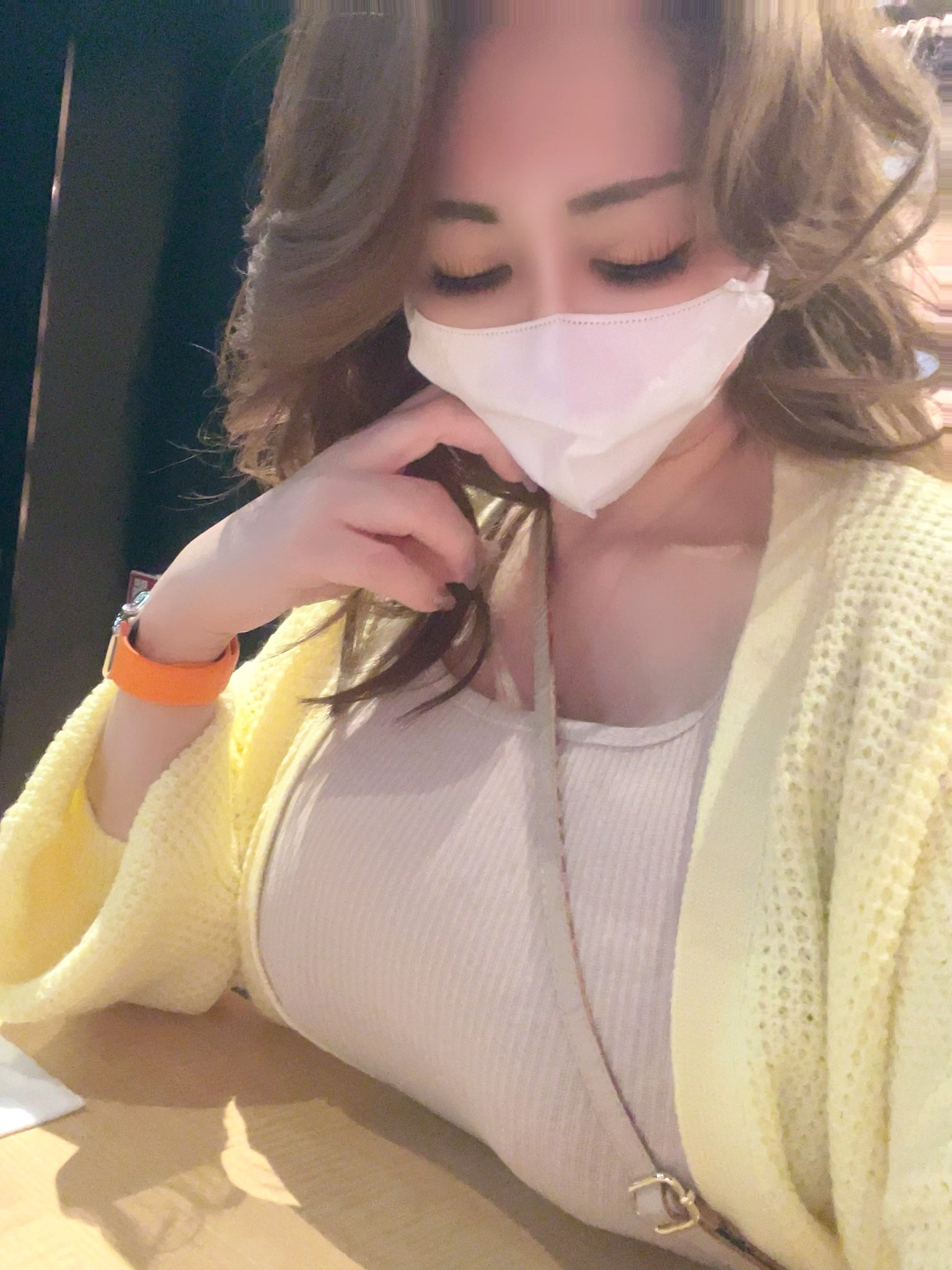 沢田麗奈reina sawada on Twitter: "どうしても… 胸が重くて デスクに乗せちゃうけど… 大丈夫そう？ https://t.co/CAv5fnwVqg" / Twitter