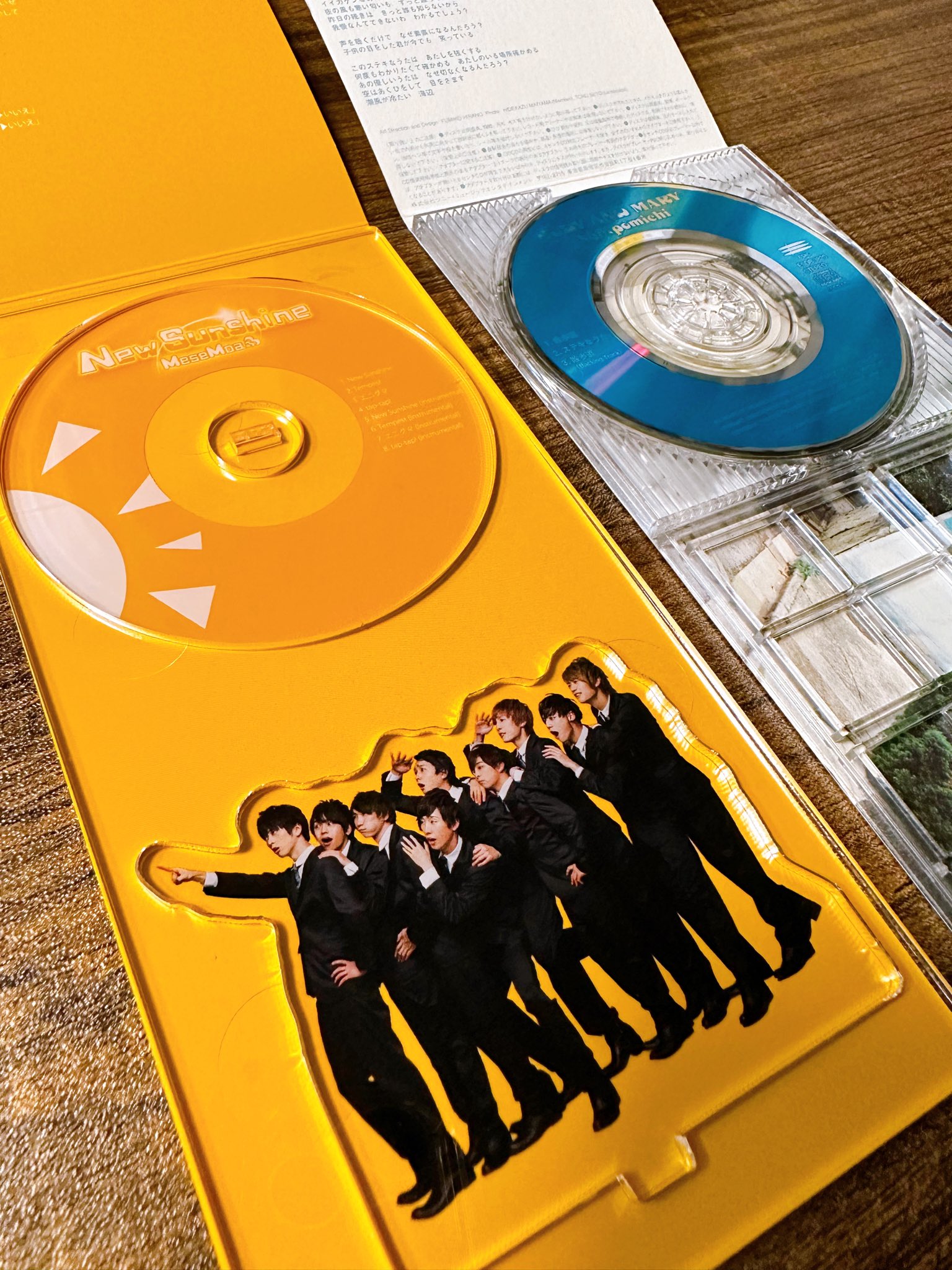 わかめごはん推進派ぴこ on Twitter: "8cmCD風アクスタとガチ8cmCDを見比べたんだけど再現度すごいね！？えーーCDの上に乗ってるのかわいいーーー夢があるーーーー8cmCDの下 ...