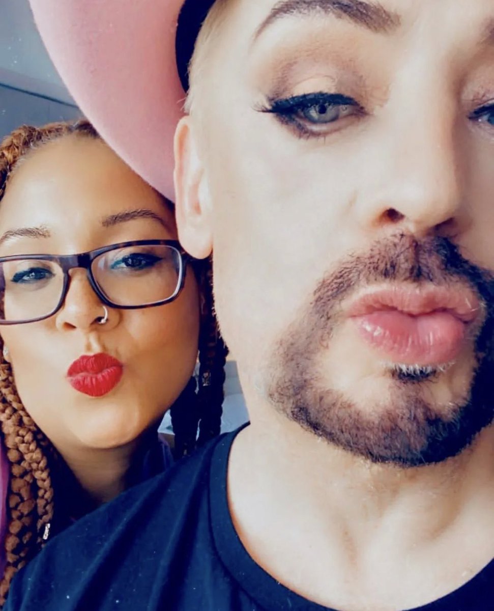 Boy George e/Page on Twitter: " Lisa Joseph (from Creative Artists) doing @BoyGeorge’s make up ...