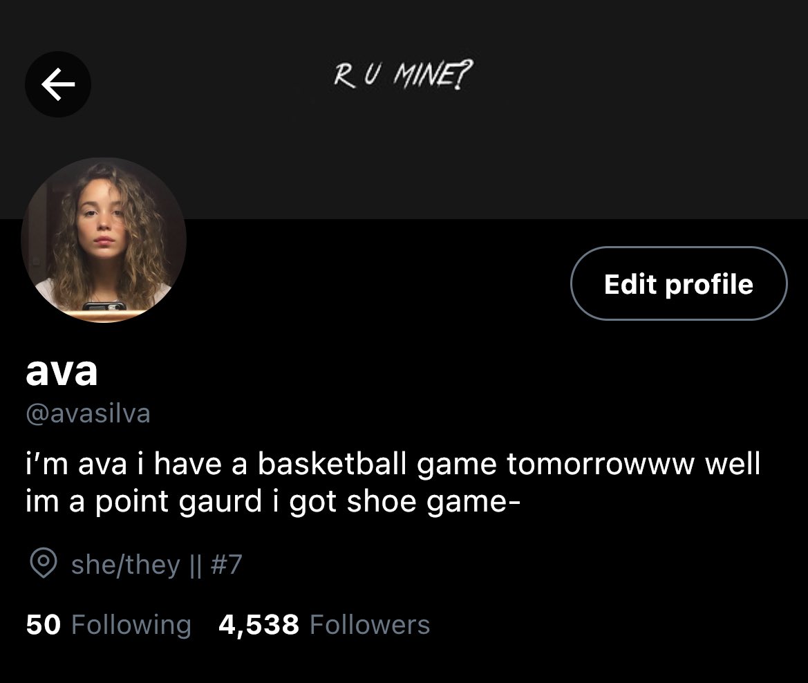 xander ⴵ SKY DAY!! on Twitter: "intros. ava: - junior - pan - she/they - single - (going for ...