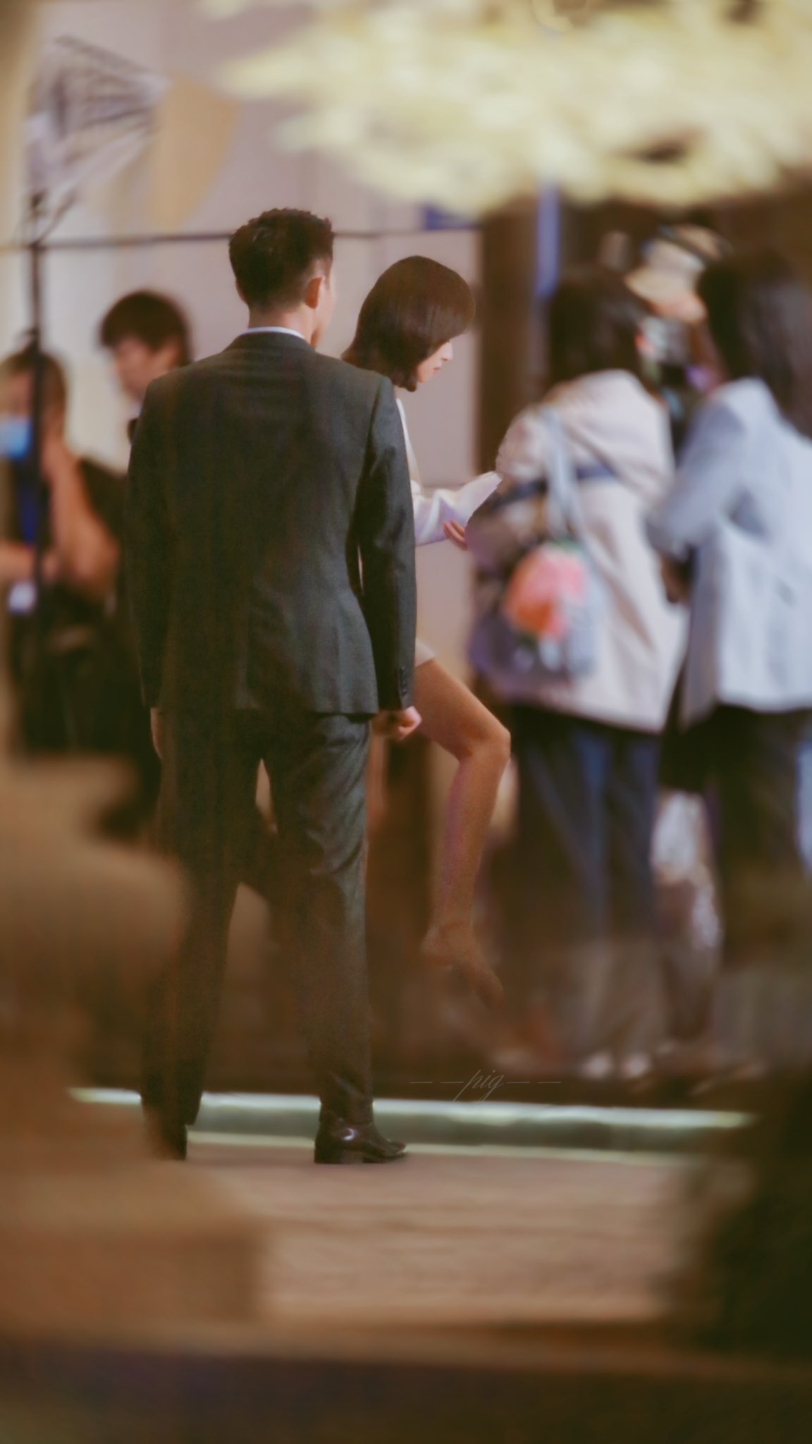 𝒗𝒊𝒄𝒕𝒐𝒓𝒊𝒂 𝒂𝒓𝒄𝒉𝒊𝒗𝒆 on Twitter: "Song Qian filming drama “Our Interpreter ...