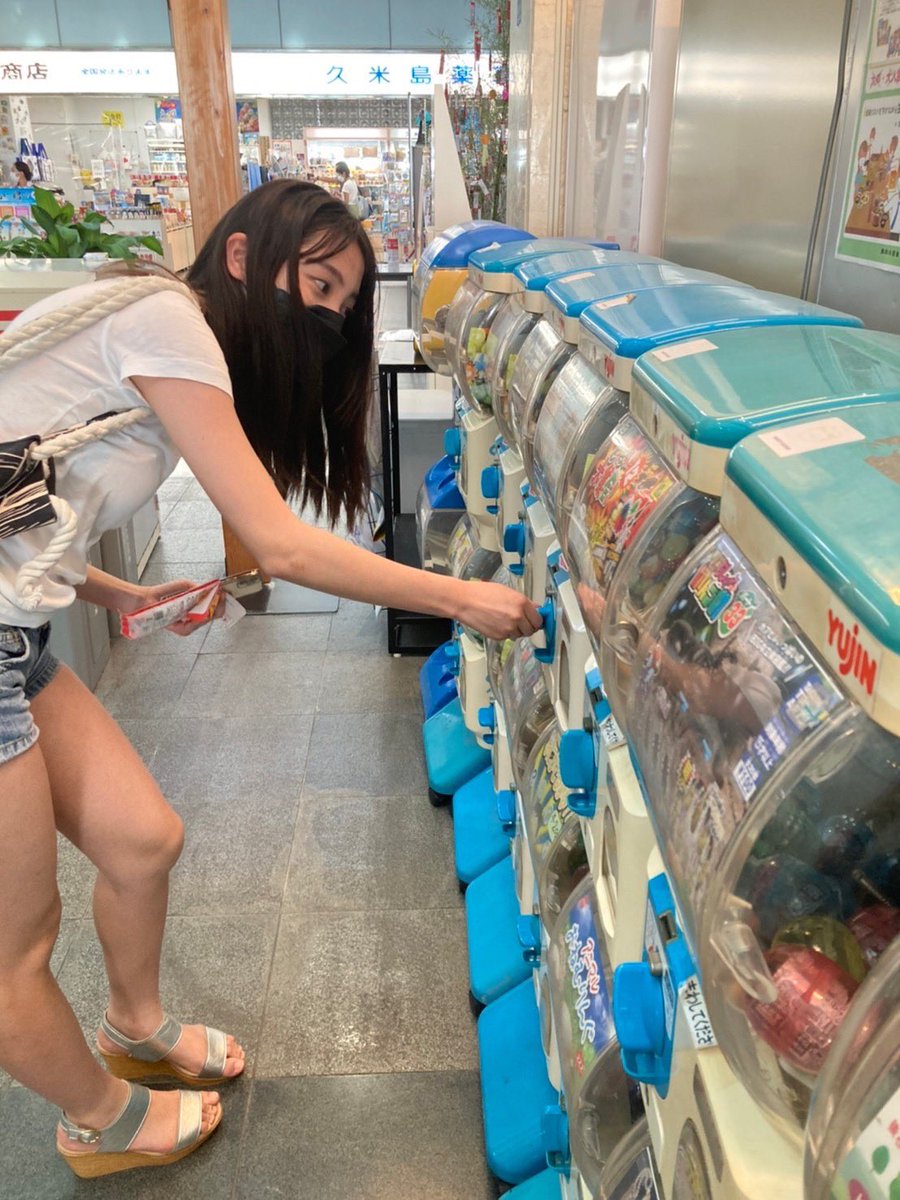choco(ΦωΦ) on Twitter: "RT @Rumika_Fukuda: 本日は久米島の空港にてガチャガチャをしている私です"