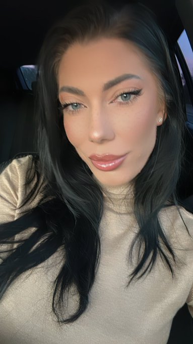 TW Pornstars - Vivienne Ruth. Fotos y vídeos de Twitter.