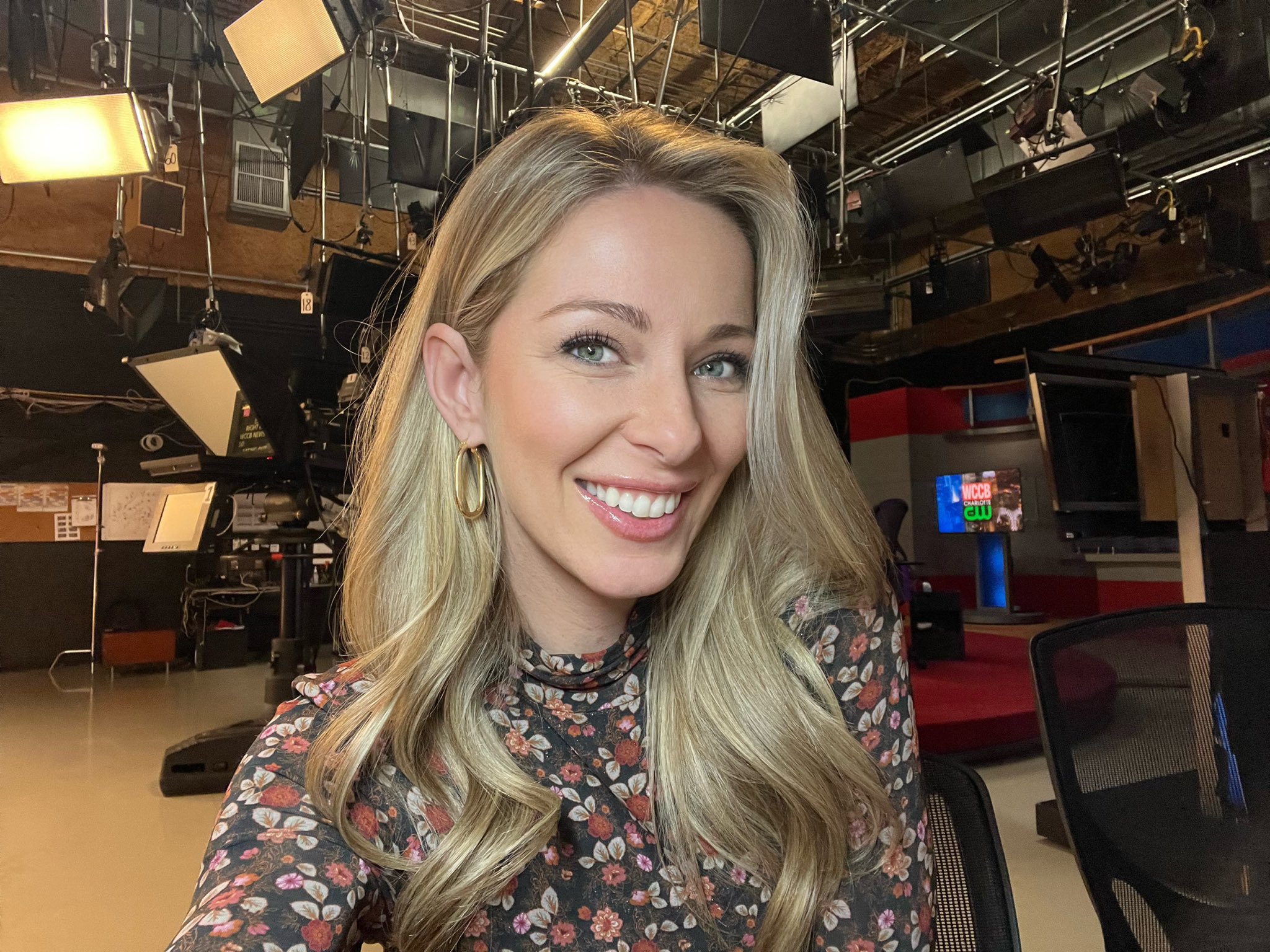 Kaitlin Wright on Twitter: "Working on Thanksgiving isn’t too bad when it’s your dream job ...