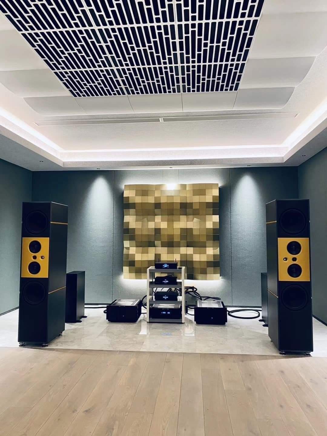 avcat on Twitter: "香港の代理店 Swiss Sound https://t.co/ZyiNIgaeEa さんの公式から Stenheim Reference Ultime ...