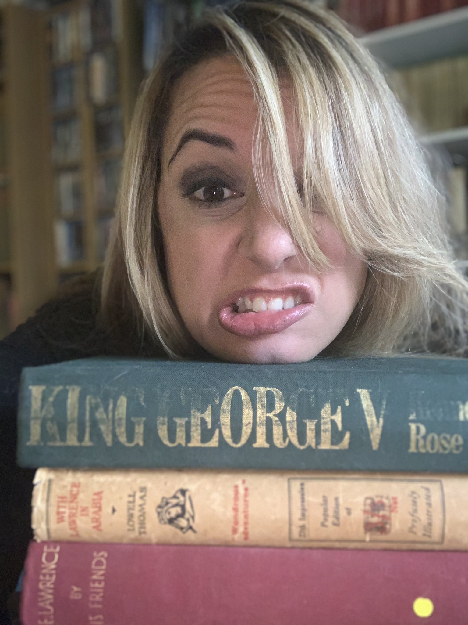 Alexandra Churchill 🏼⭐️⭐️ on Twitter: "Just found the outtakes for my lockdown headshots… Turns ...