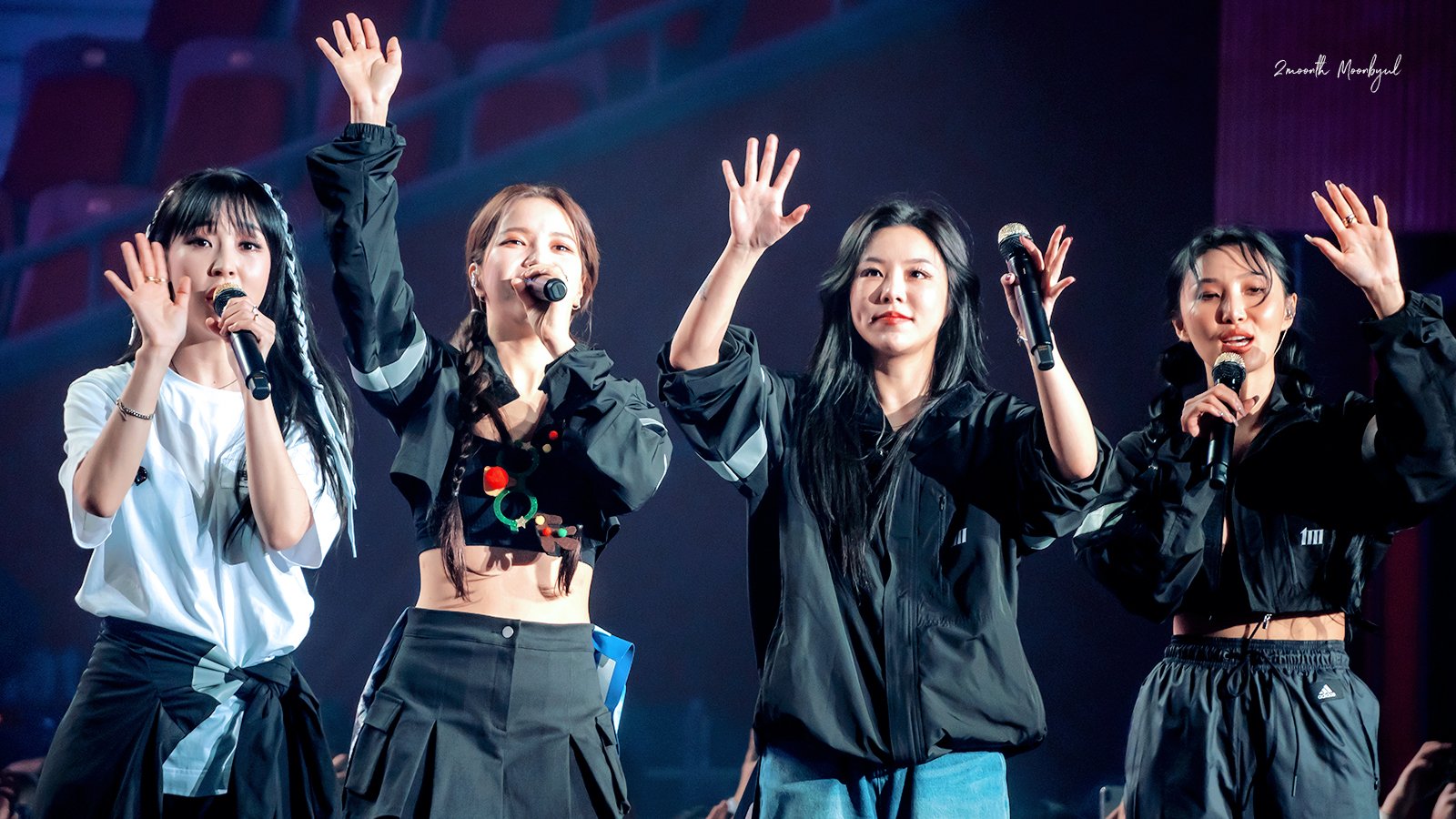 mamamoo files on Twitter: "MAMAMOO ot4 concert pictures thread https://t.co/DOKRhLO6i8" / Twitter