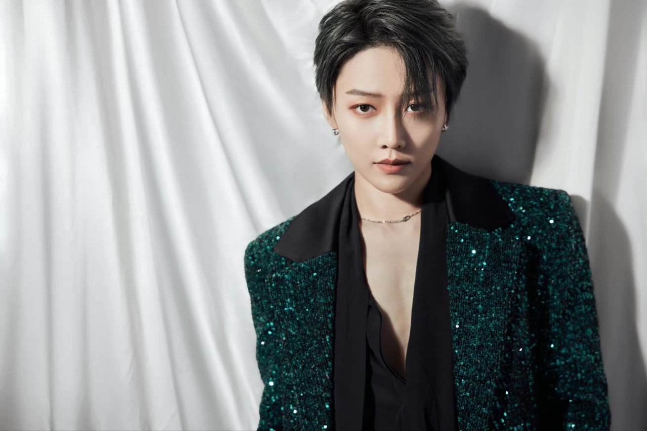 YUXIN is the moment ️ on Twitter: "Liu Yuxin we need to talk https://t.co/EzSesRuy2Q" / Twitter