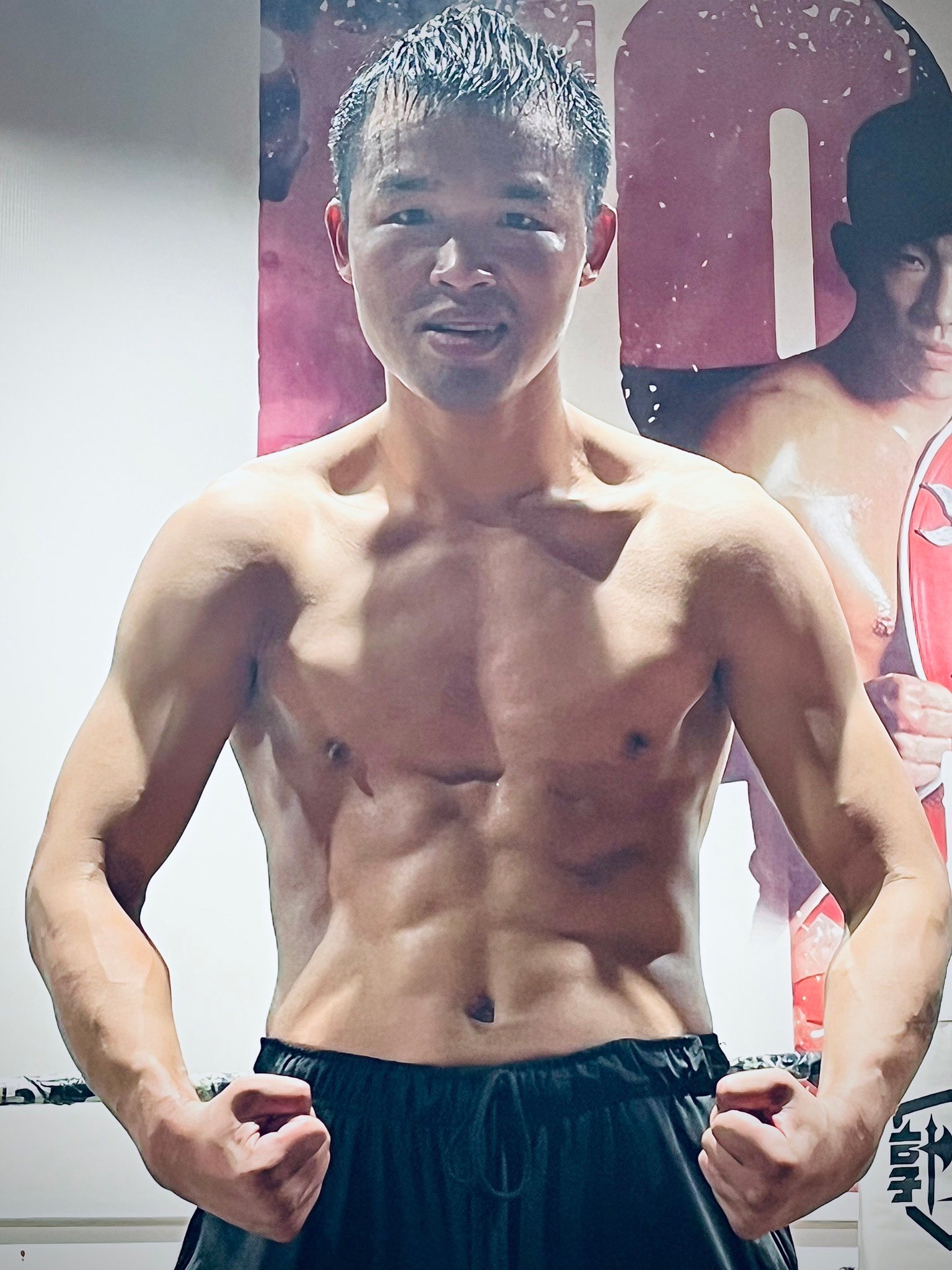 K-1【公式アカウント】 on Twitter: "12.3K-1大阪大会に出場するワン・ジュングァンから写真が届きました。この筋肉を見てもらっても分かる通り、軍司泰斗戦に向けて仕上がりまくっ ...