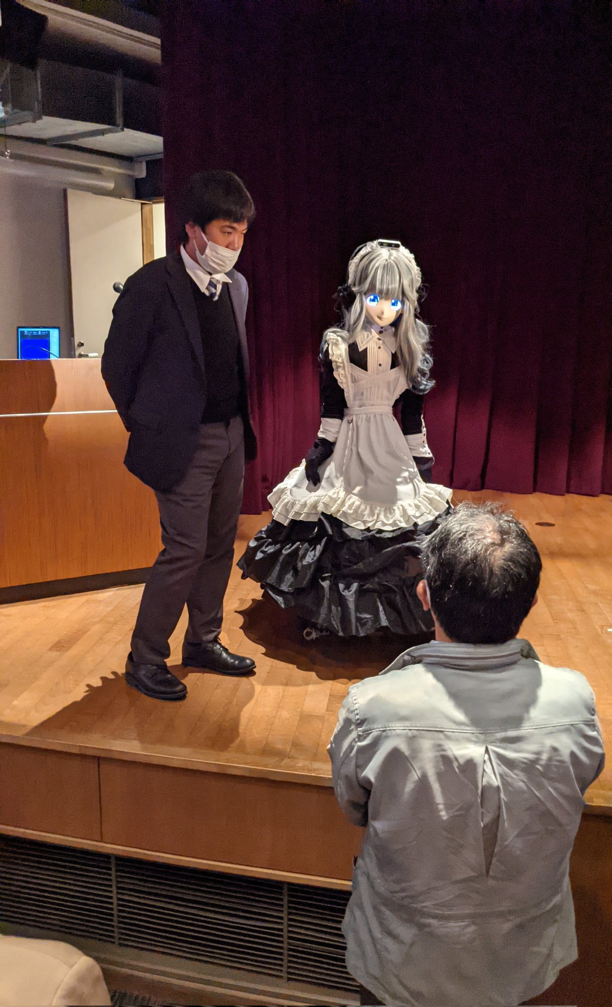 A_say@メイドロボットましろパパ on Twitter: "ましろちゃんと登壇しました！！！ 高臨場感ディスプレイフォーラムでの招待講演！ 講演後のデモでは ましろちゃん大人気 ...