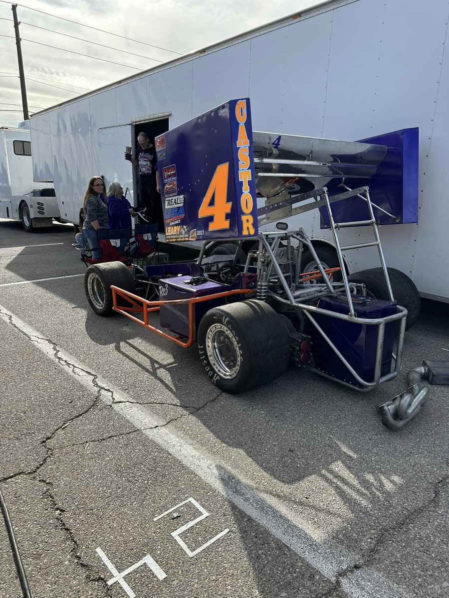 RT @HavenRacewayJP: #supermodifieds are right now on track at the Las ...