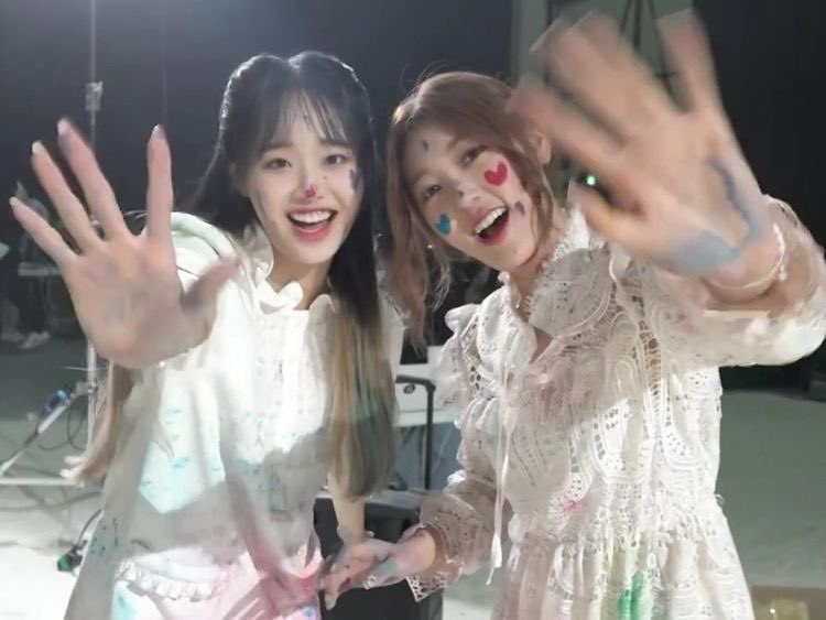 choerry pics on Twitter: "loona will always be twelve. and i will always support chuu and loona ...