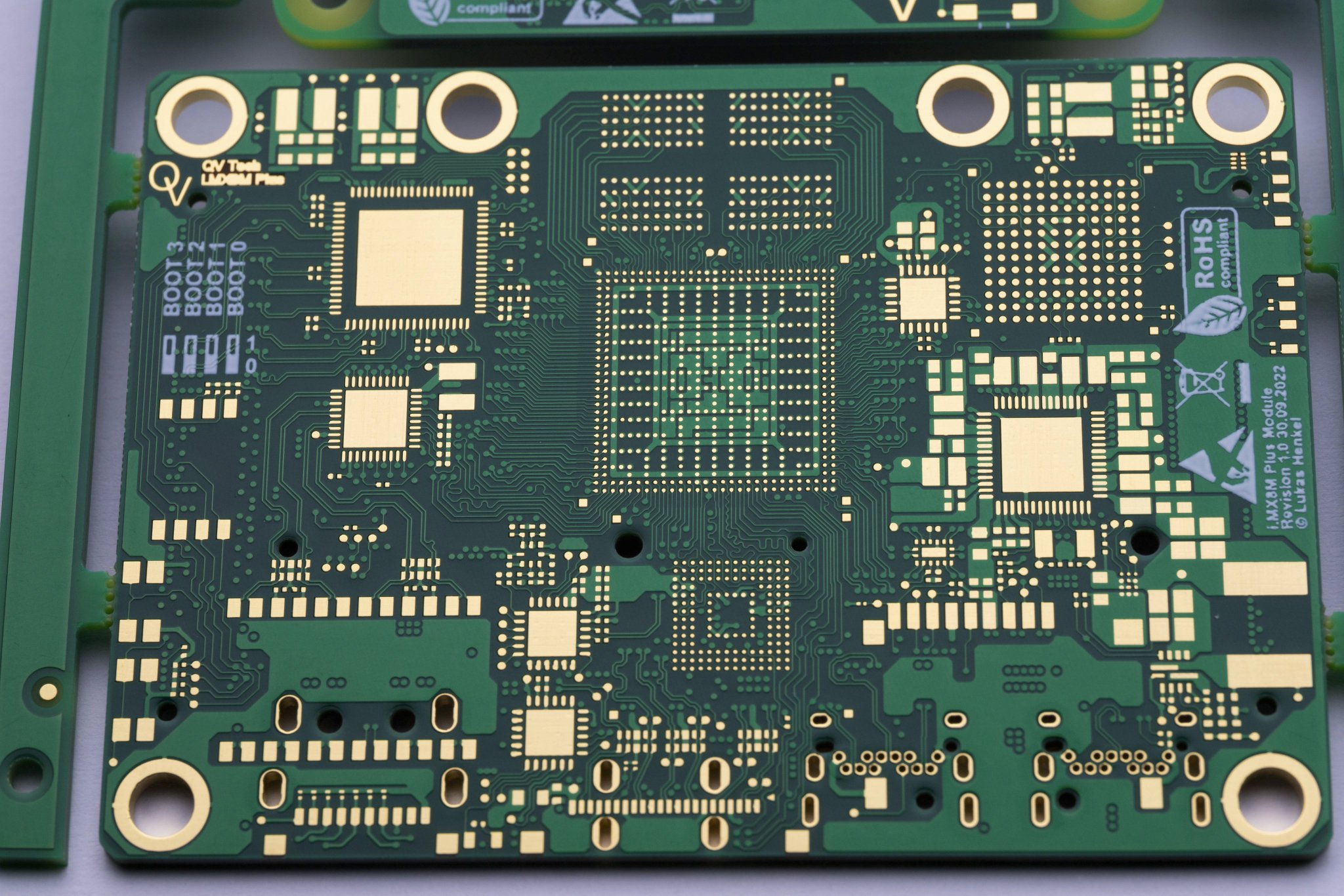 Lukas Henkel on Twitter: "I´ve received the first prototype PCBs 🙌 Assembly is going to be fun 😅 ...