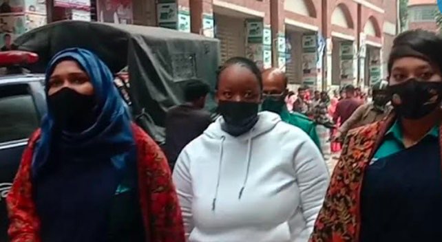 BBWLoving on Twitter: "Lesedi Molapisi (middle) - a 30-year-old Botswana woman – caught ...