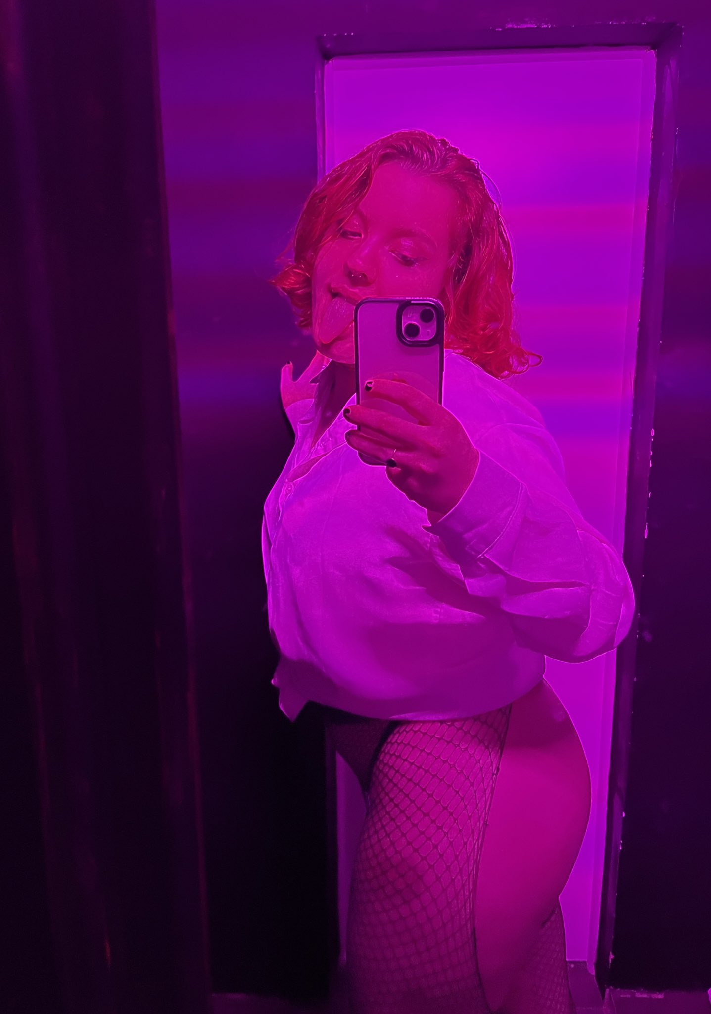 🏳️🌈 Evergreen💛💙 On Twitter Блядская фотка с рваными колготками в туалете бара