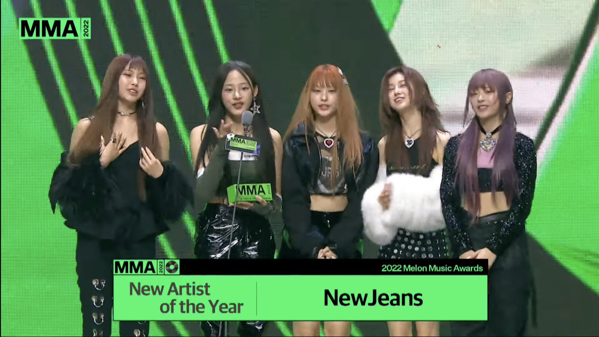 Nunca Pause o MV on Twitter: "NewJeans vence a categoria ROTY no #MMA2022, parabéns! https://t ...