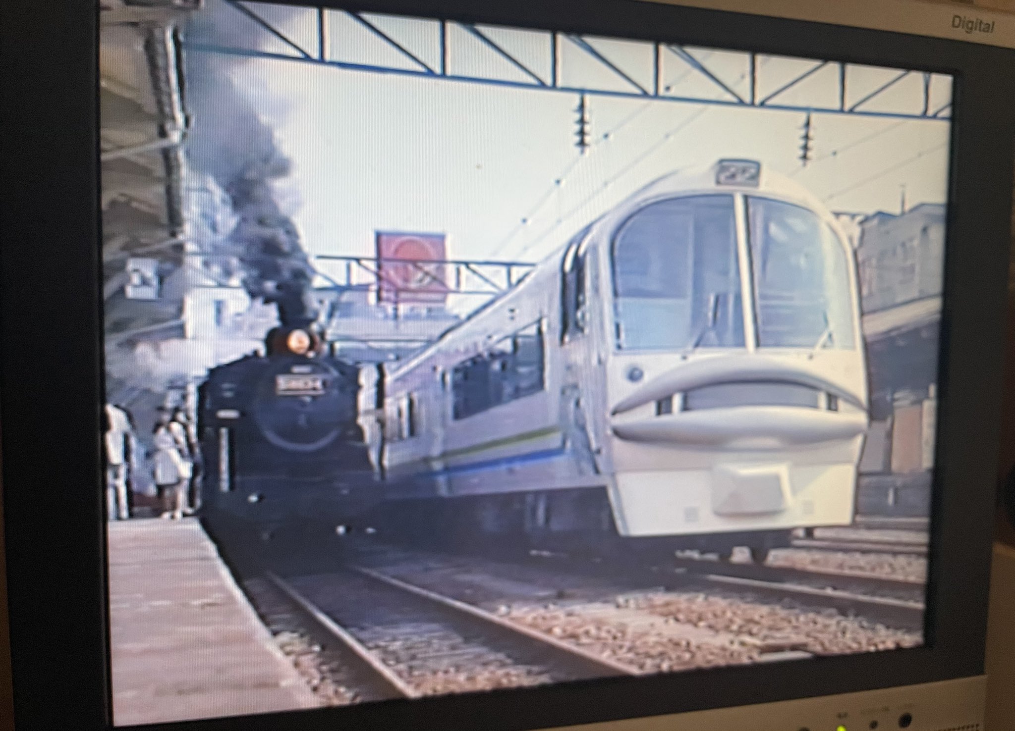 山ちゃん＠三十代突入 on Twitter: "熊本で58654号機「あそBOY」と「ジョイフルトレイン長崎」JR西日本「フェスタ」との並び。 https://t.co/zoM97t3JSV ...