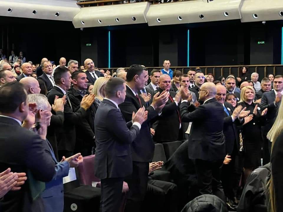Милош Вучевић On Twitter Оно што ред налаже а и срце каже честитам