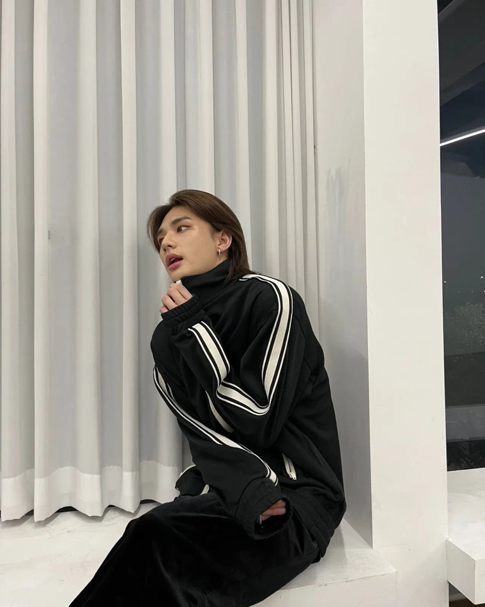 hourly hyunjin on Twitter: hourly hyunjin on Twitter: