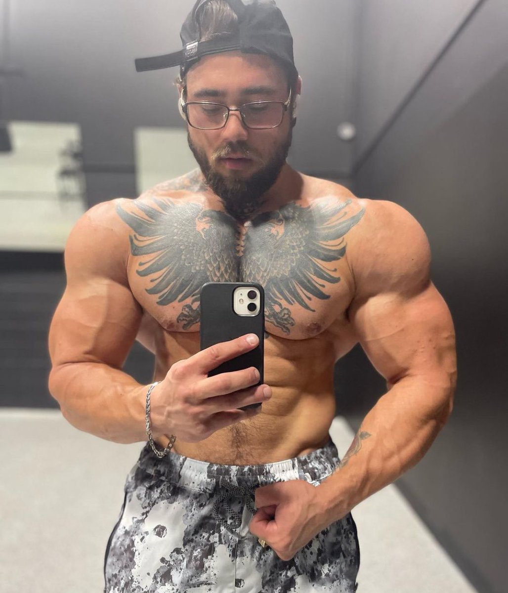Muscle Worship 🇬🇧 on Twitter: Muscle Worship 🇬🇧 on Twitter: