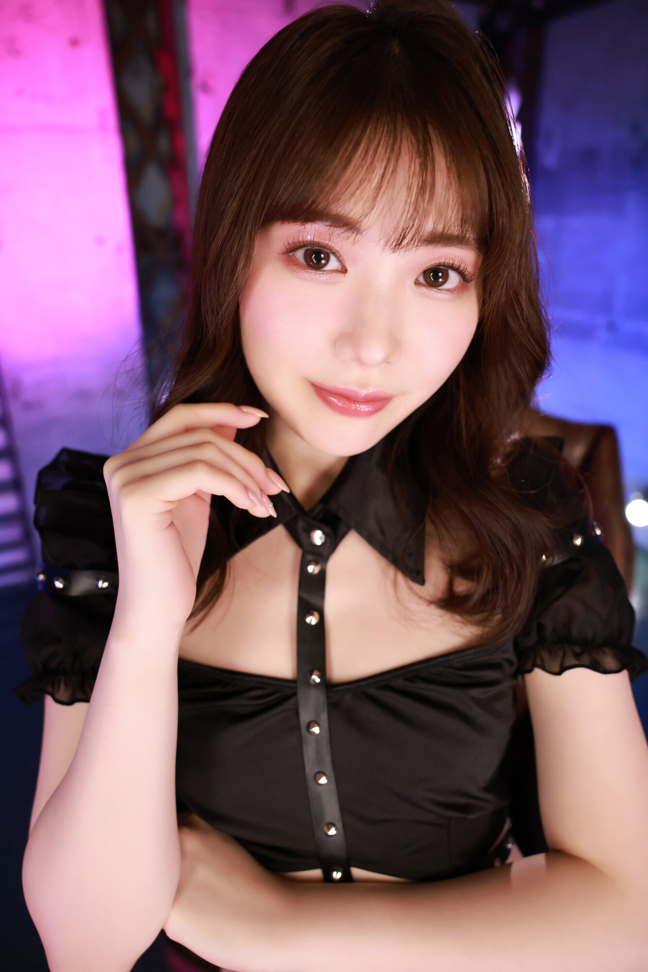 MOODYZ【公式】 on Twitter: " #ブラックフライデーキャンペーン2022 開催中 みおっちの未公開オフショットを公開！ 魅惑的な微笑みにドキッ…💛 ブラックフライデー ...