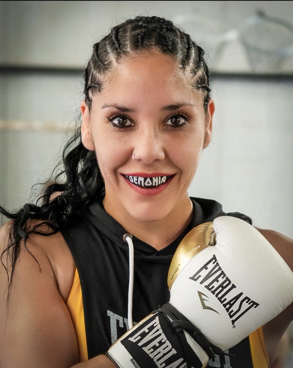 BoxingMeetsBeauty on Twitter: "Chile’s Vicky Quevedo now 3-0 after a unanimous decision win over ...