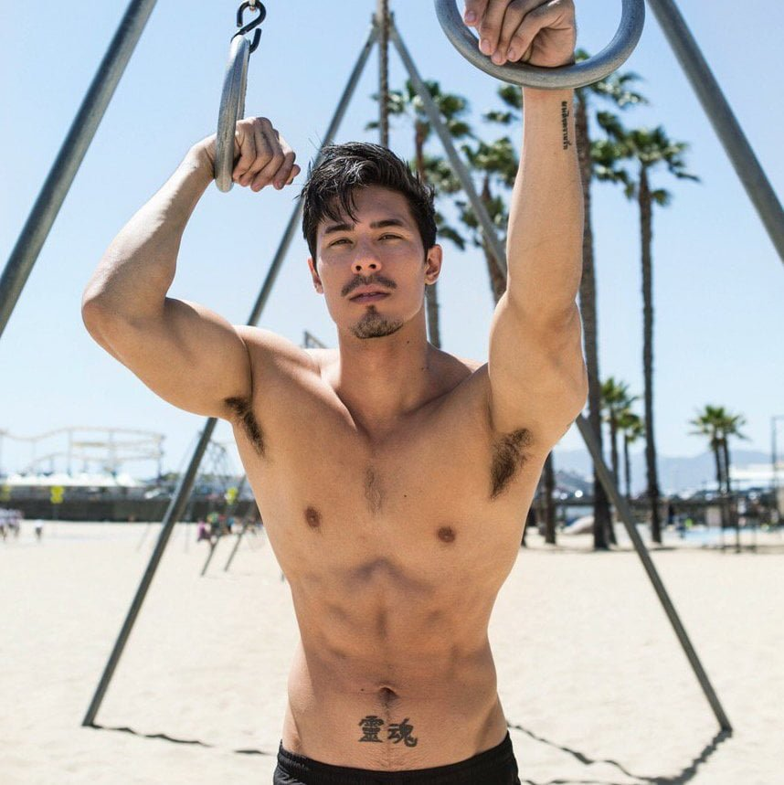 Hot Dudes Good Mood 🇺🇦 on Twitter: "RT @herovillainfan1: LEWIS TAN period"