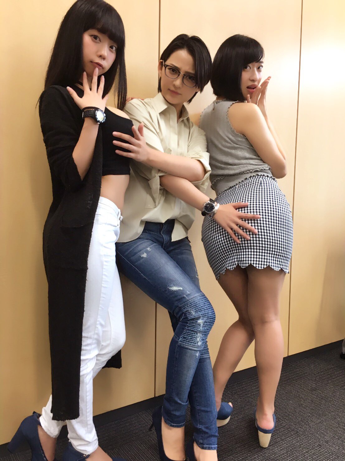 GSG｜倉持由香 on Twitter: "カメラロールからスタイリッシュ痴漢する咲ちゃん出てきた https://t.co/WE2CPZKELB" / Twitter