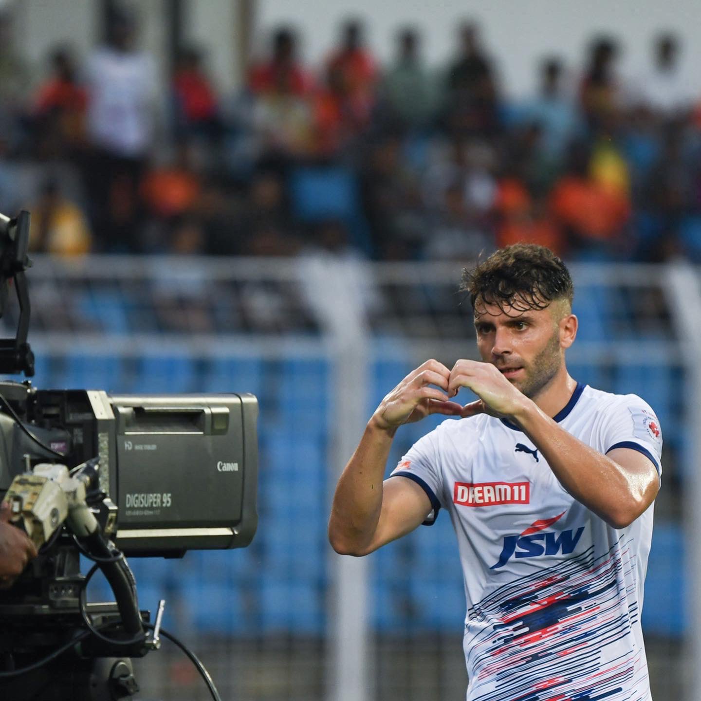 Javi Hernandez on Twitter: "Onwards and upwards. #WeAreBFC https://t.co/V9XPu7wYHP" / Twitter