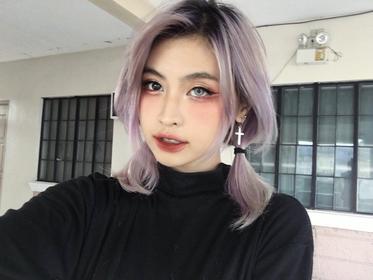 「2020 vs 2022 changed my hair over a doze」|ayana ‹3のイラスト