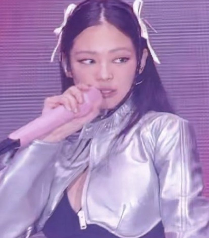 JENNIE CHILE on Twitter: "jennierubyjane feed update Cute moment 🤍🤭 🔗https://t.co/em0YKMUFih #제니 ...