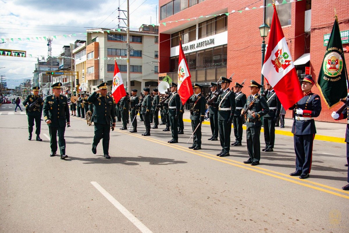 Policía Nacional del Perú on Twitter: "#Huancayo | El general PNP Gregorio Martin Villalón ...