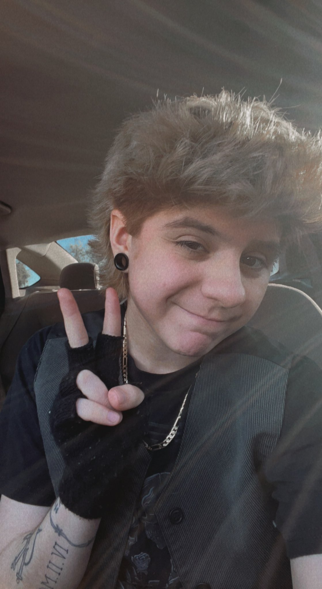 Ezra Mitchell on Twitter: "it’s blonde now btw https://t.co/BdIZPNTKUH" / Twitter