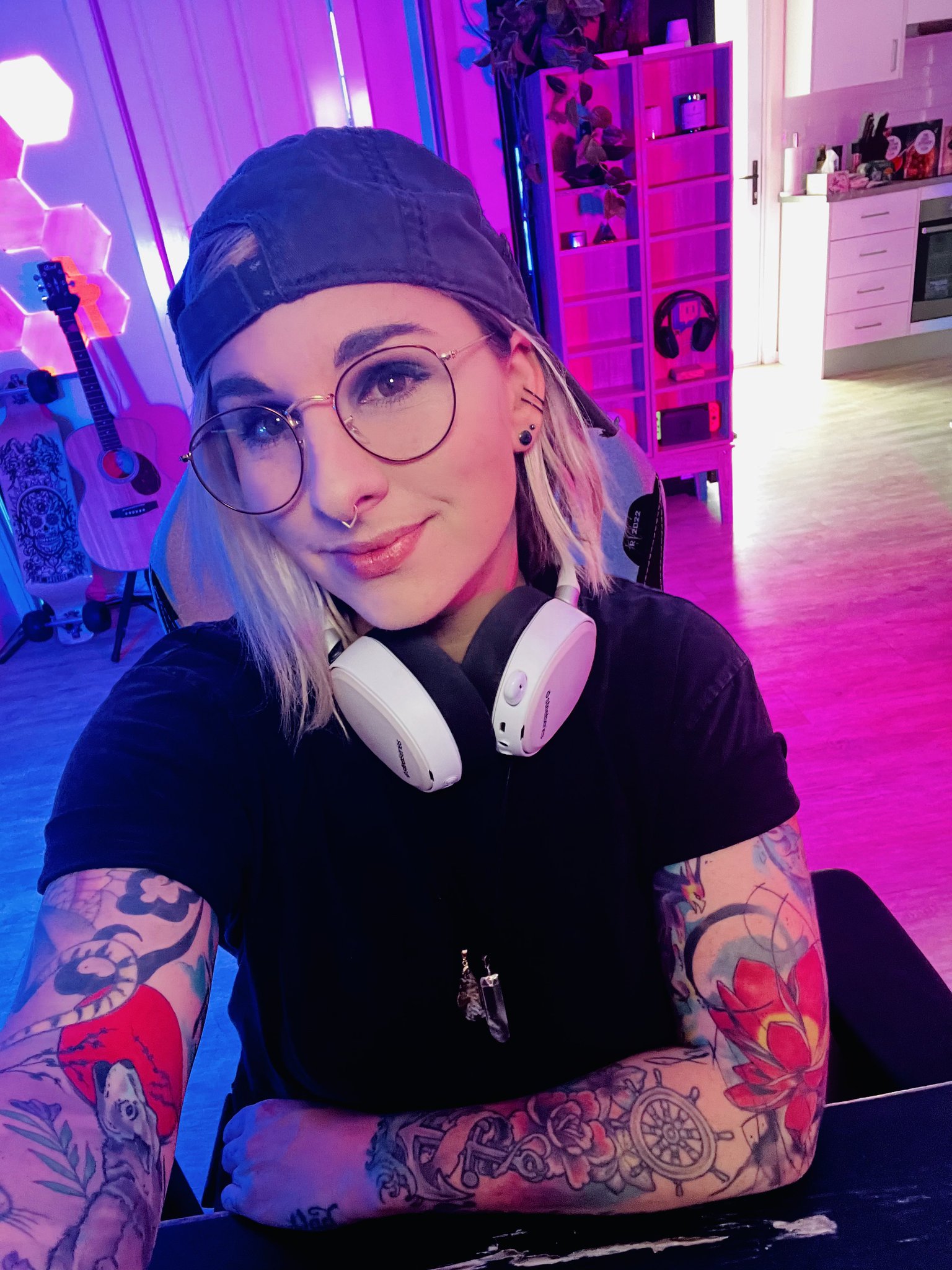 twoootles ︎ on Twitter: "💗 LIVE NOW! 💗 https://t.co/aaBYZwyRtj 👈🏻 Killer all girls lobby ...