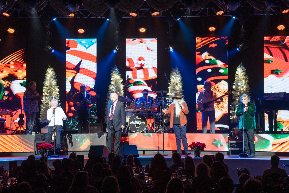 The Oak Ridge Boys on Twitter: "Some CHRISTMAS IN TENNESSEE @GaylordOpryland concert photos from ...