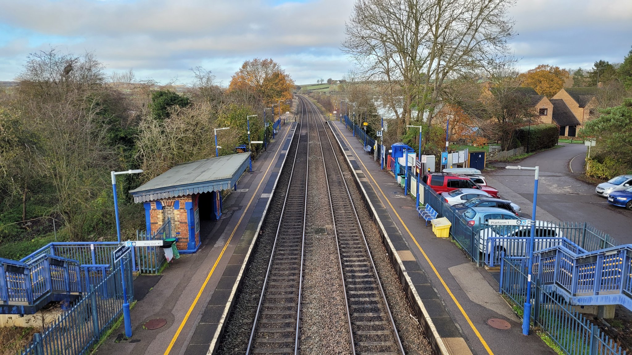 SimOnTrains (Cyber Trades/Simon Poole) on Twitter: "Had to be done... Kings Sutton 🤣 https://t ...