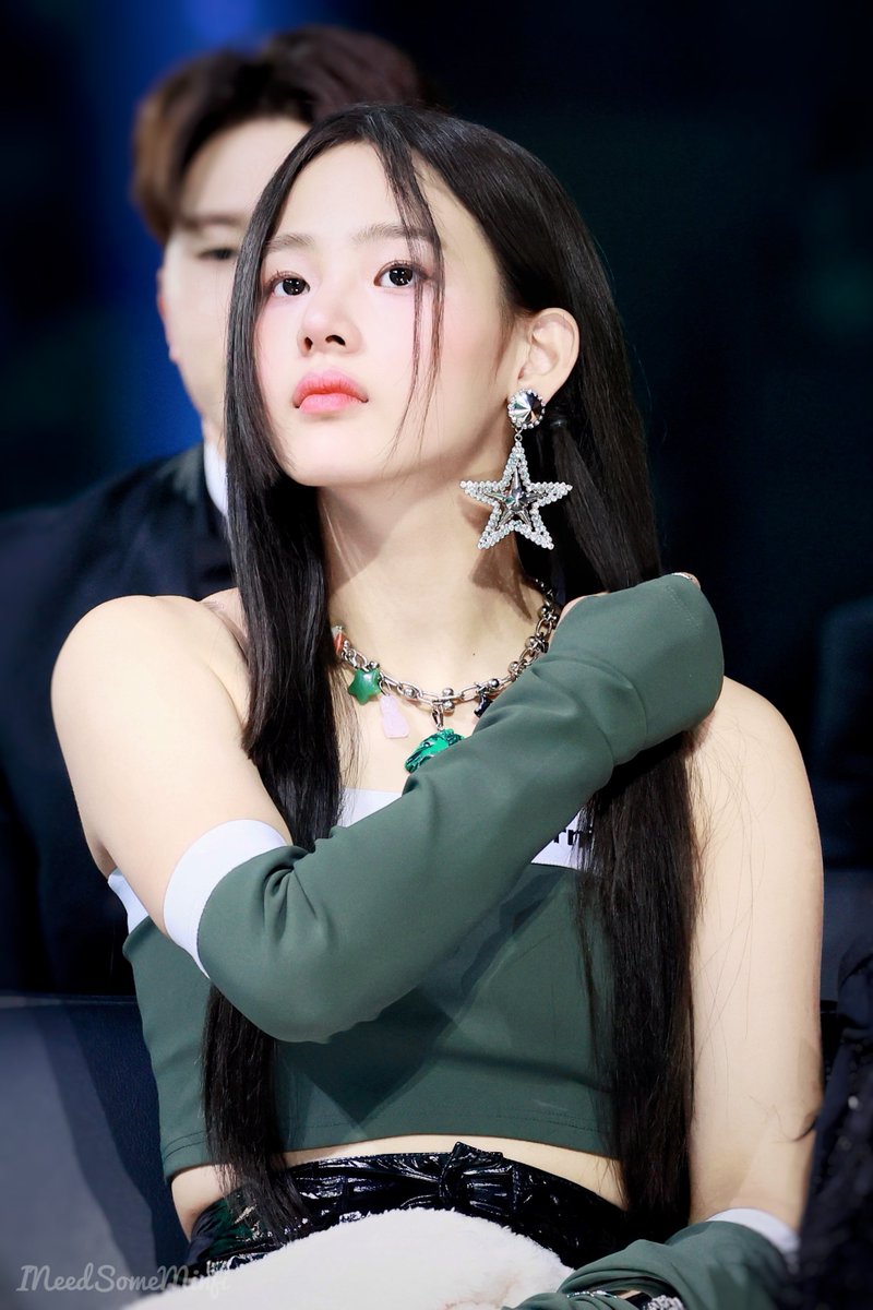 INeedSomeMinji on Twitter: "221126 MMA 💚🖤💚🖤💚 #뉴진스 #민지 #NewJeans #MINJI"