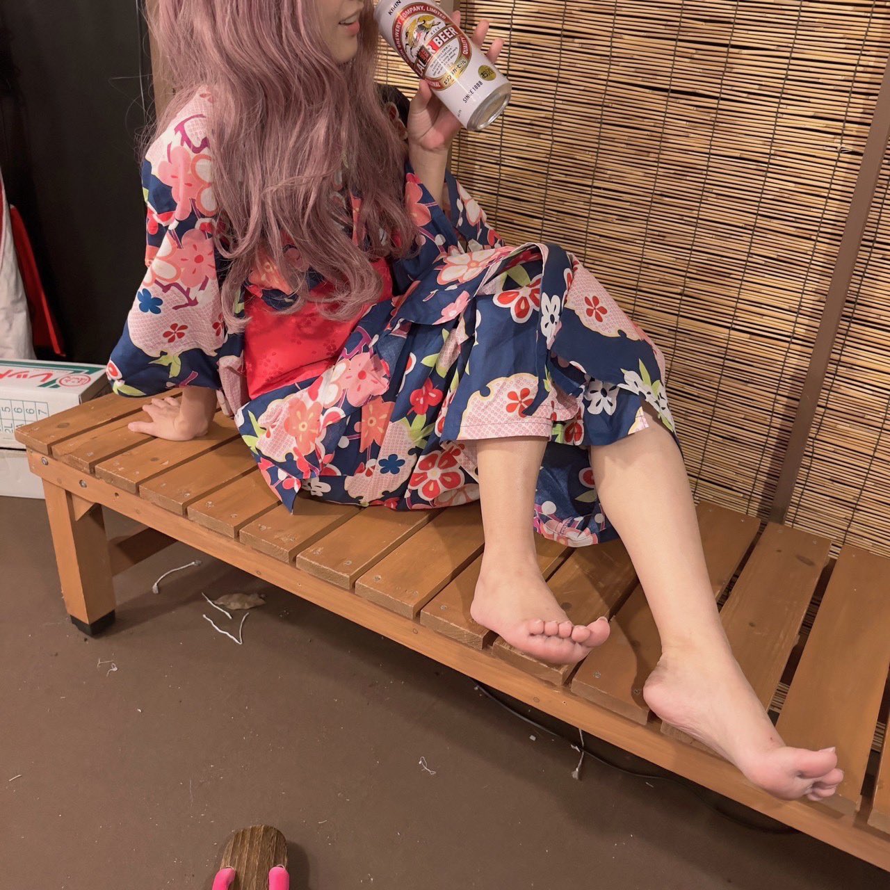 tokyo_taylor_feet on Twitter: "Would you drink with me? 🍺 一緒にほろ酔いになろ？🥰 #feet #feetgirl # ...