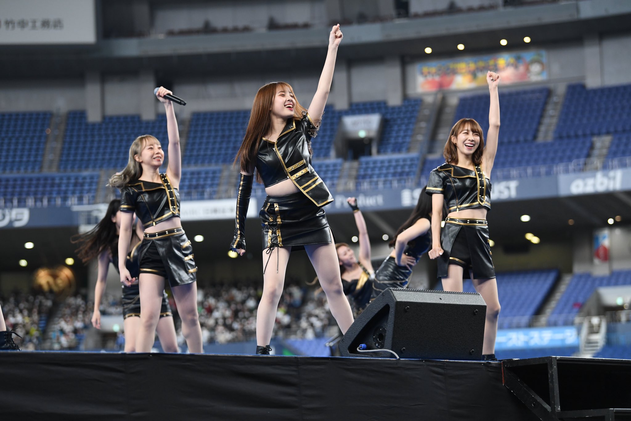 BsG_BsGirls on Twitter: "「Bs Fan-Festa2022 supported by DmMiX」 BsGirlsオープニングパフォーマンス スペシャルメドレー ...