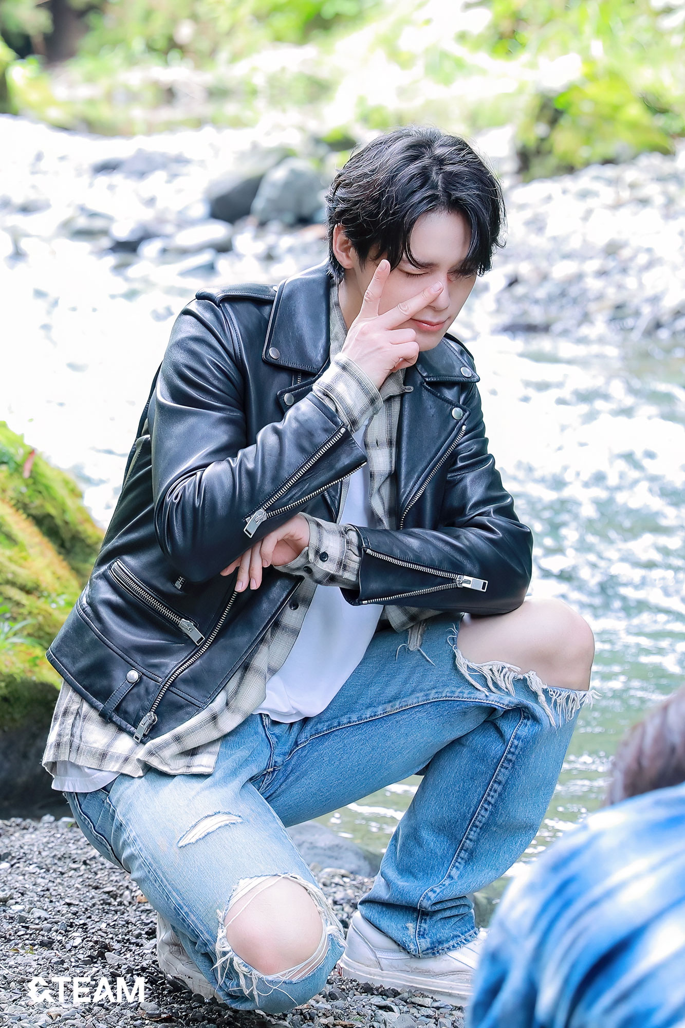 &TEAM OFFICIAL on Twitter: "&TEAM 'First Howling : ME' Jacket Shoot Behind Photo #JUVENILE #K # ...