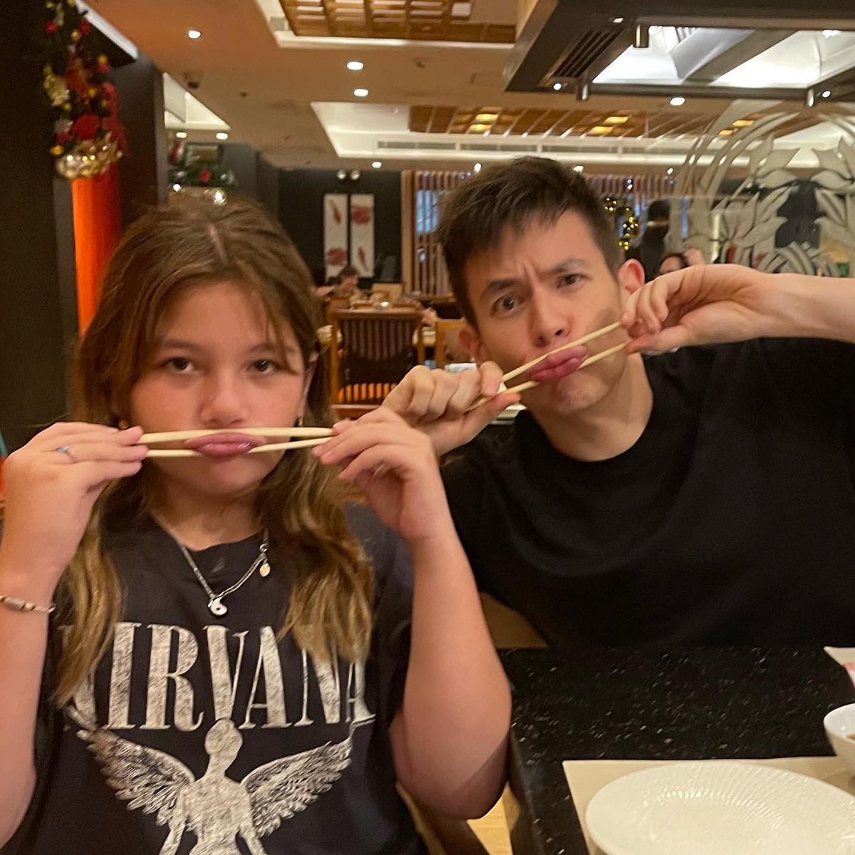 Jake Ejercito on Twitter: "normal behavior"